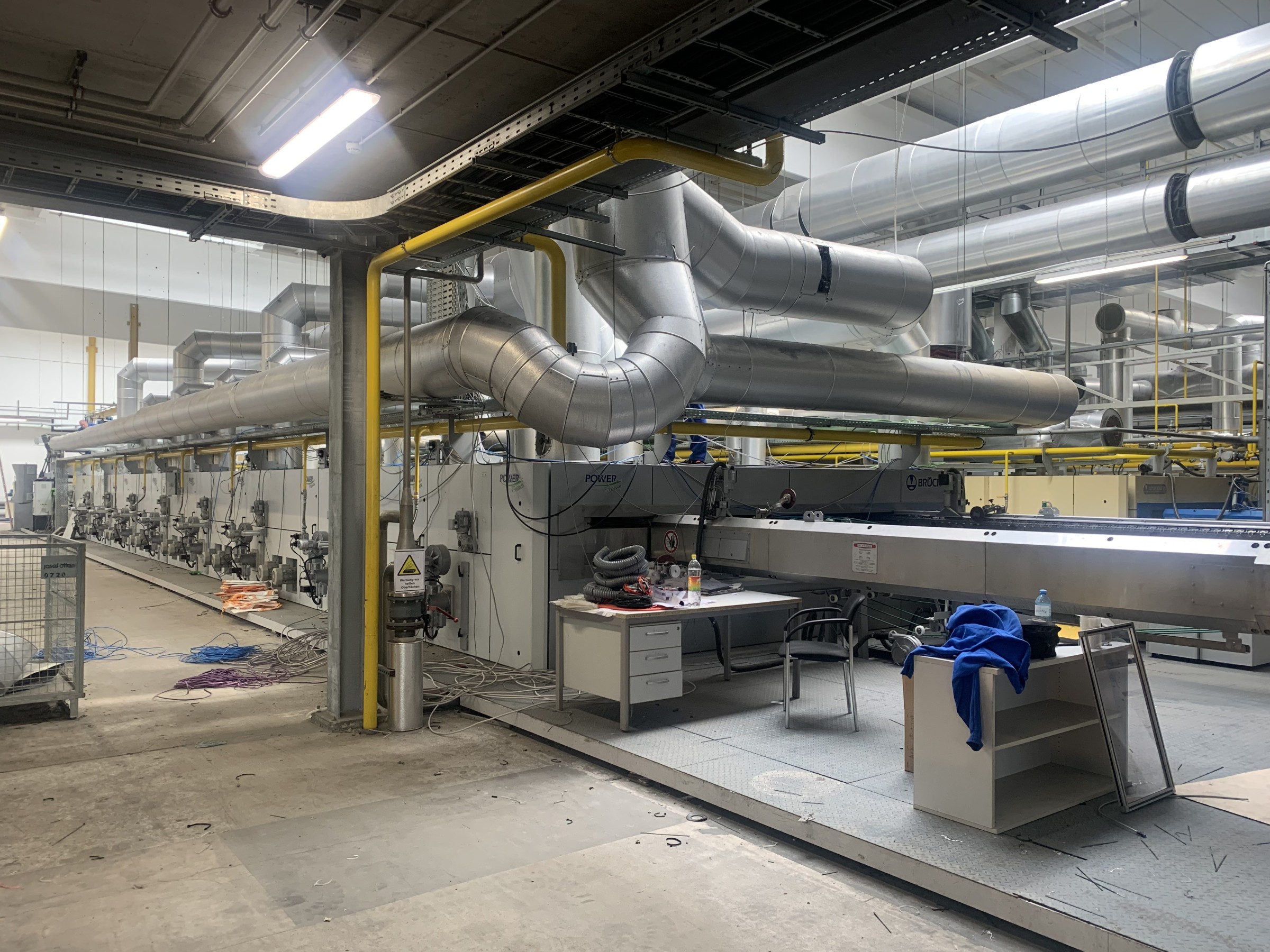 LIKE NEW 4.2-meter 2018 Brueckner Stenter Frame | Gibbs International